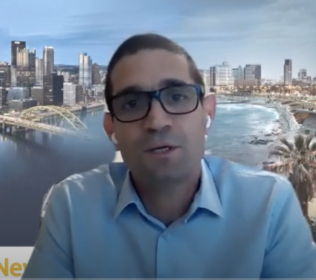 One Mic Stand: Gal Inbar of 412X972