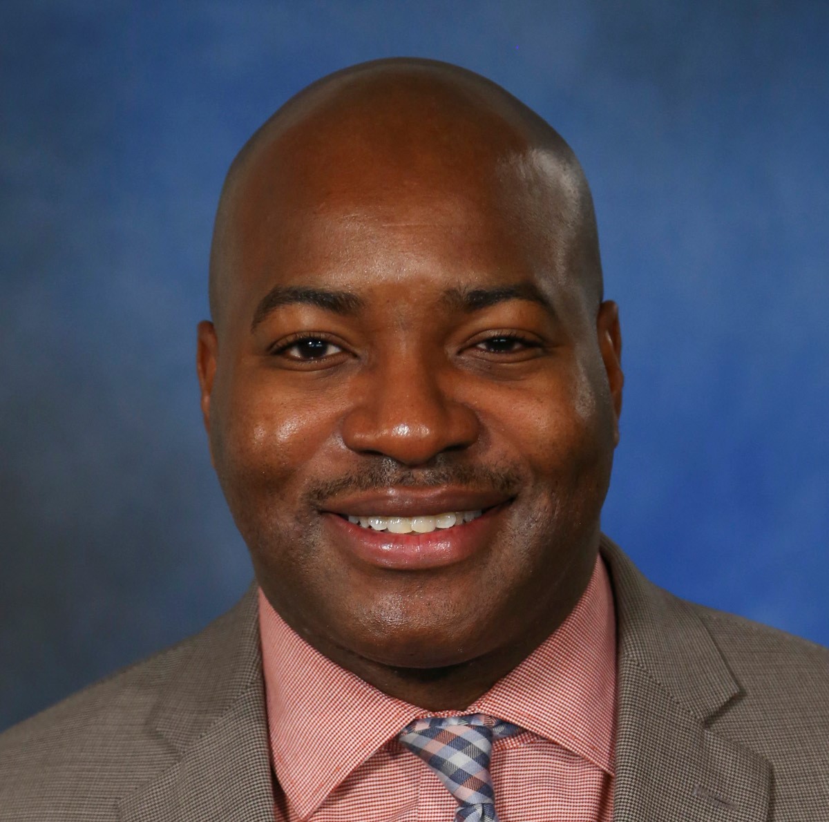 One Mic Stand: Comcast Tech Keeps Restaurants Cooking